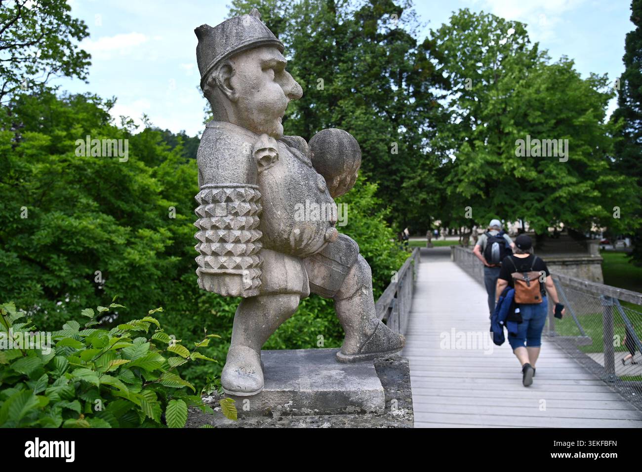 Sazburger Zwergerlgarten,Mirabellgarten,steinerne Gartenzwerge.Zwerge ...