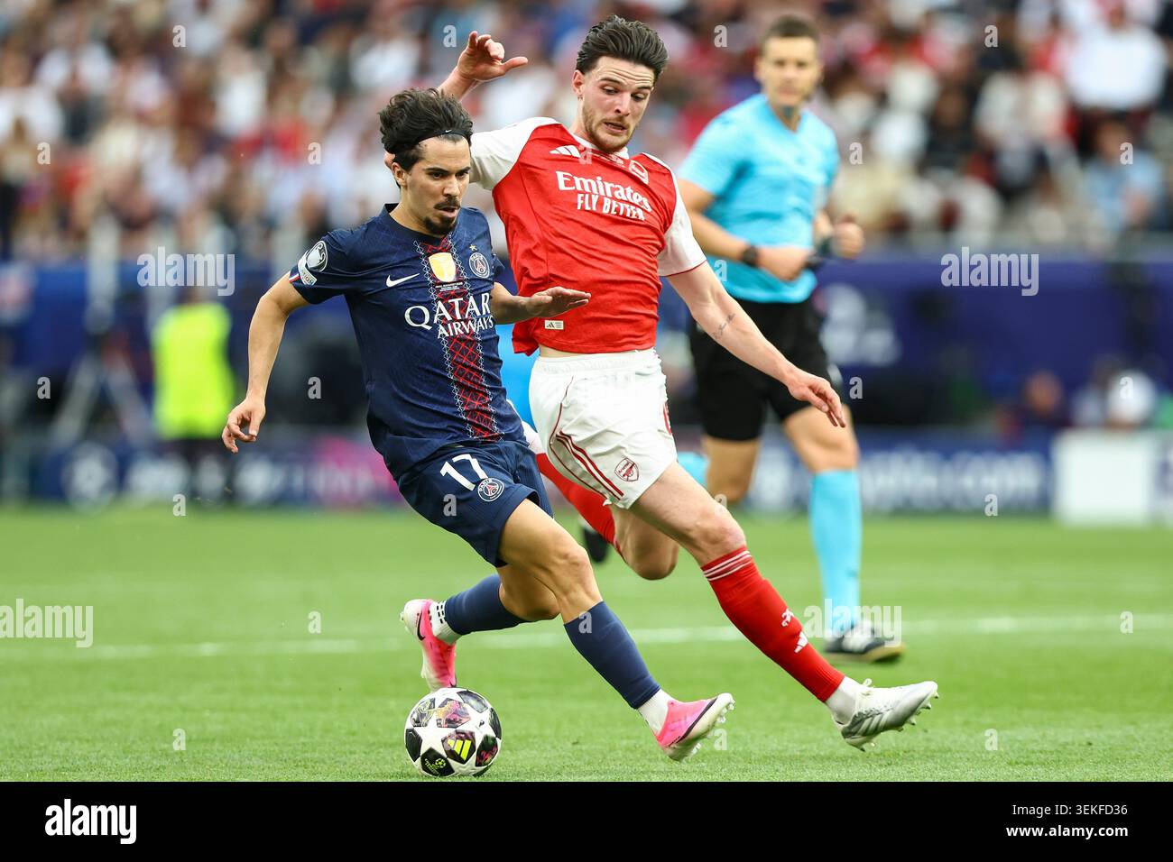 Declan Rice of Arsenal battles with Vitinha of Paris Saint-Germain ...