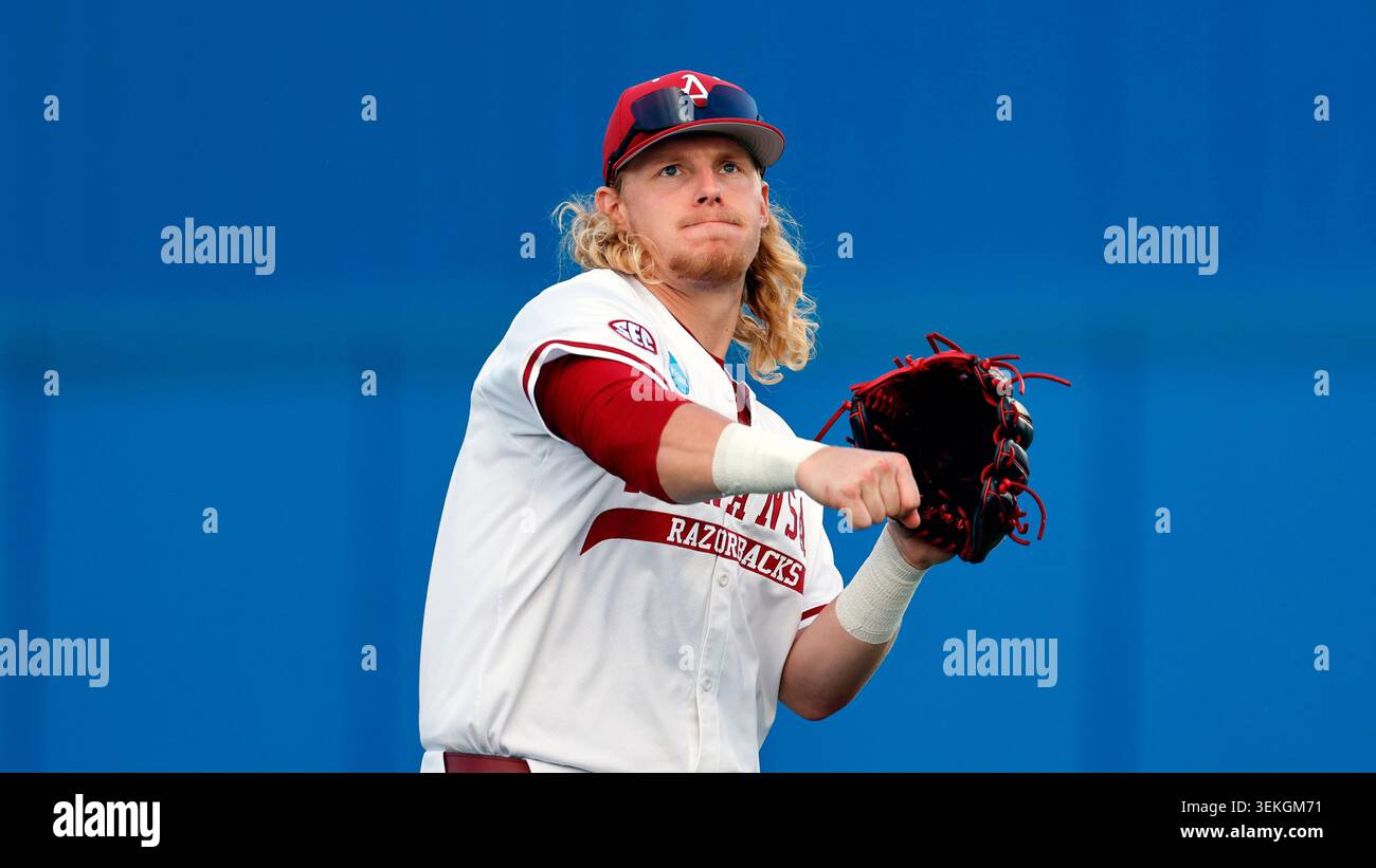 Arkansas right fielder Zack Stewart (17) during an NCAA regional ...