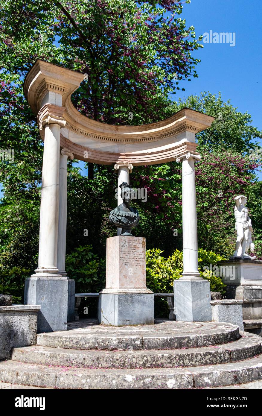 Capricho Park is one of Madrid most enchanting and historic gardens ...
