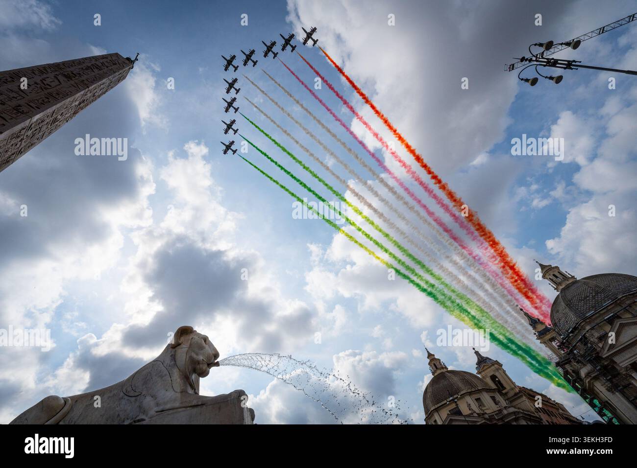 The Italian Air Force acrobatic team "Frecce Tricolori" seen flying ...