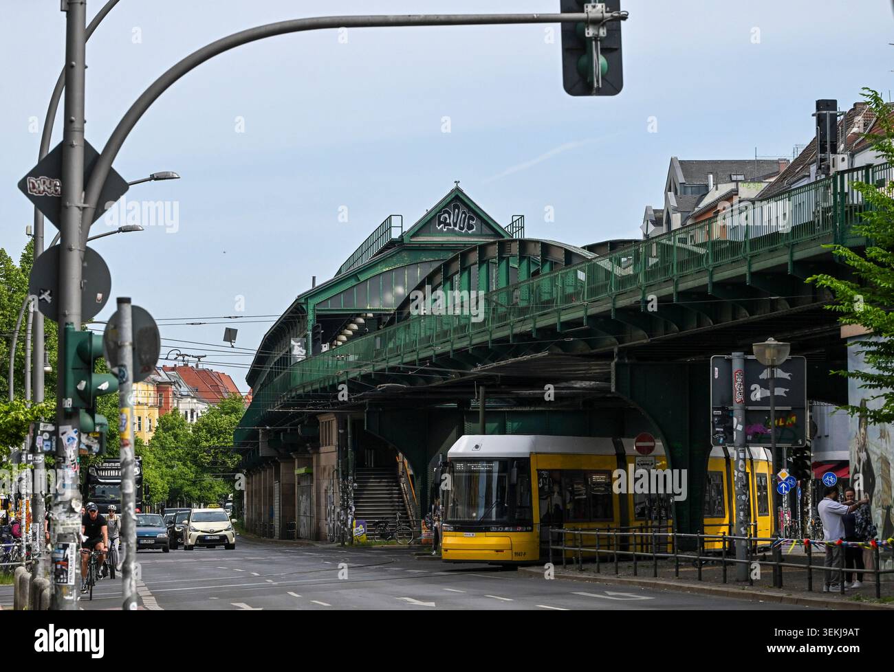 02 June 2026, Berlin: The Eberswalder Straße subway station on the U2 ...