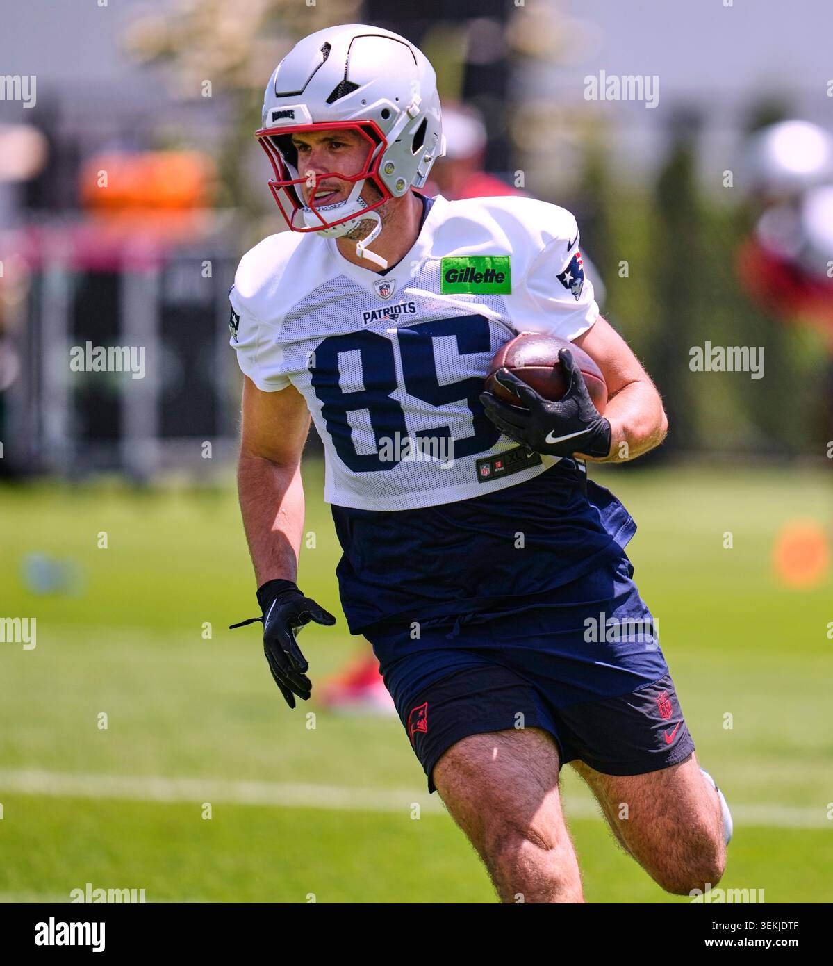 New England Patriots' Hunter Henry during an NFL football training camp ...