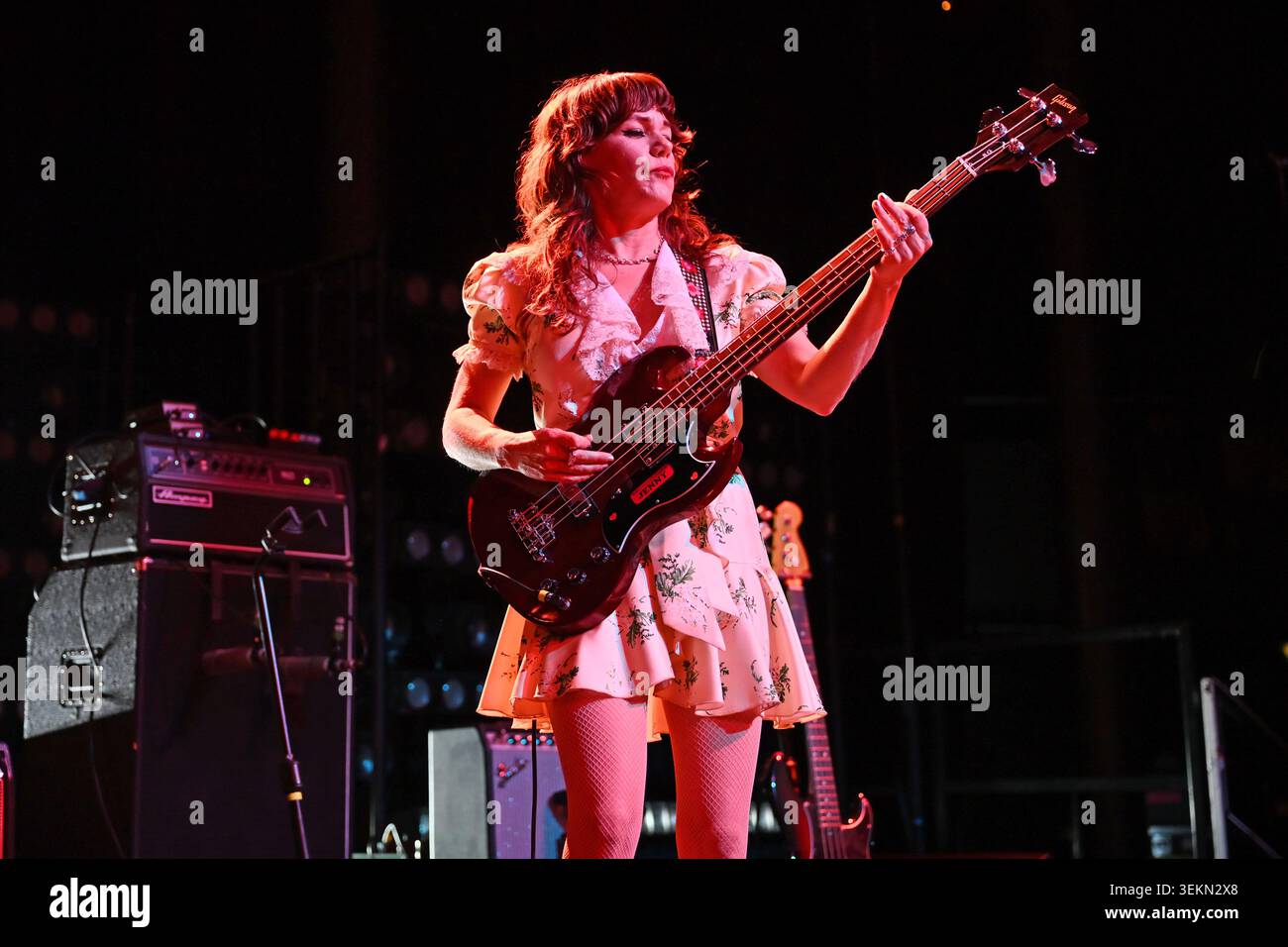 LONDON, ENGLAND - JUNE 02: Jenny Lewis of ‘Rilo Kiley’ performing at ...
