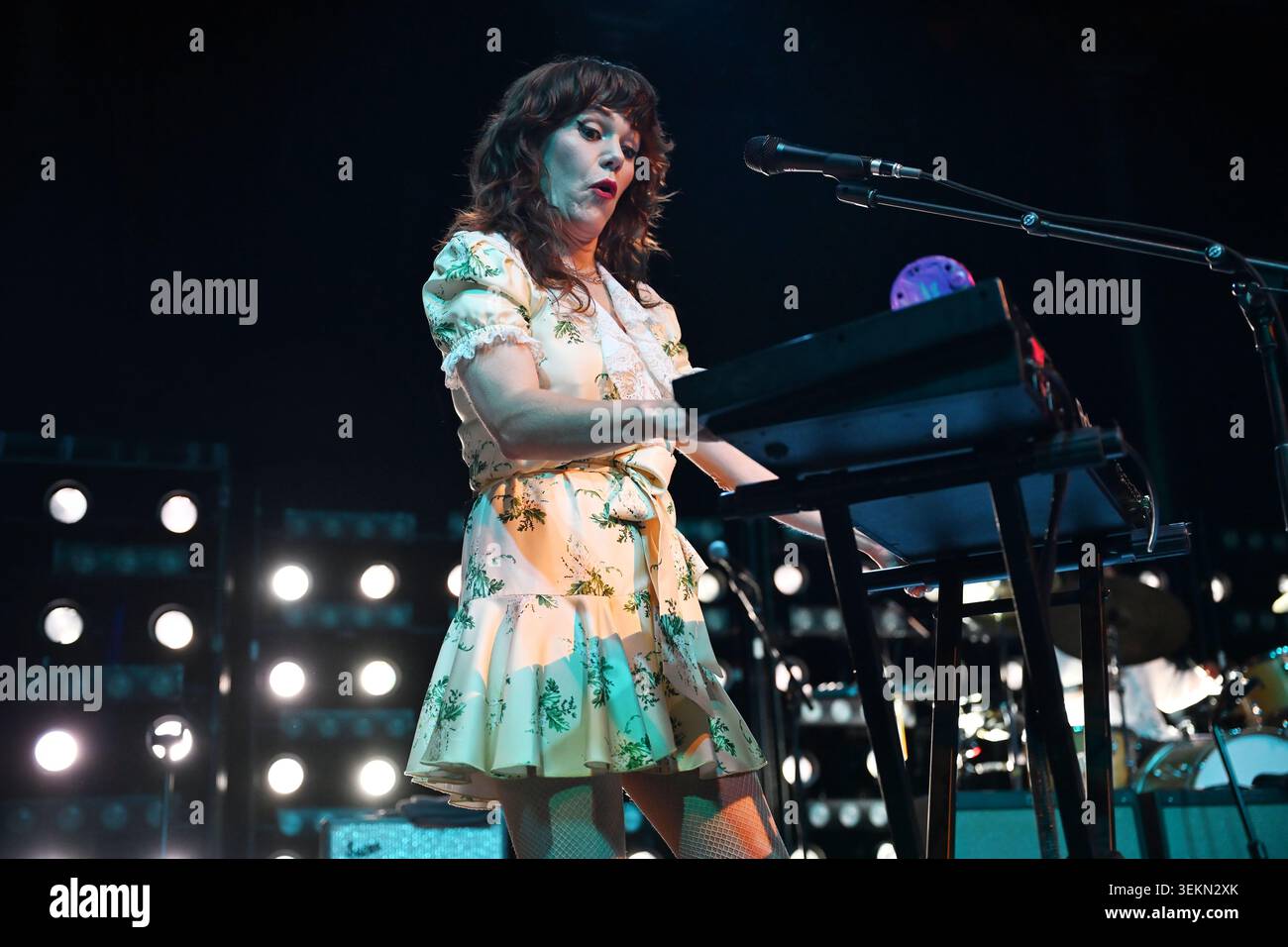 LONDON, ENGLAND - JUNE 02: Jenny Lewis of ‘Rilo Kiley’ performing at ...