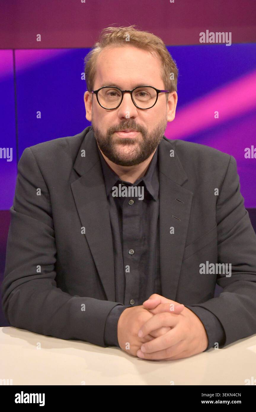 Paul Ronzheimer in der ARD-Talkshow maischberger im Studio Berlin ...