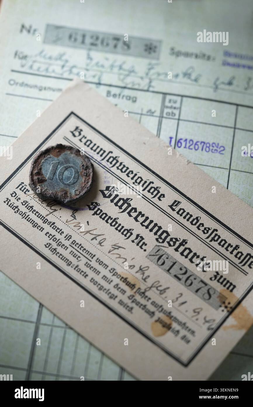 Symbol Währung GER, 20260601, Symbolbild, altes 10 Pfenning Stück ...