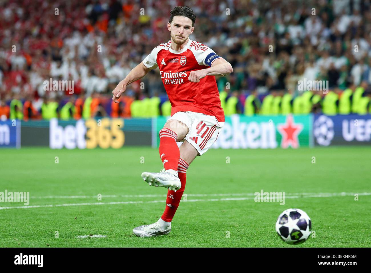 Declan Rice of Arsenal takes his penalty during the Paris Saint-Germain ...