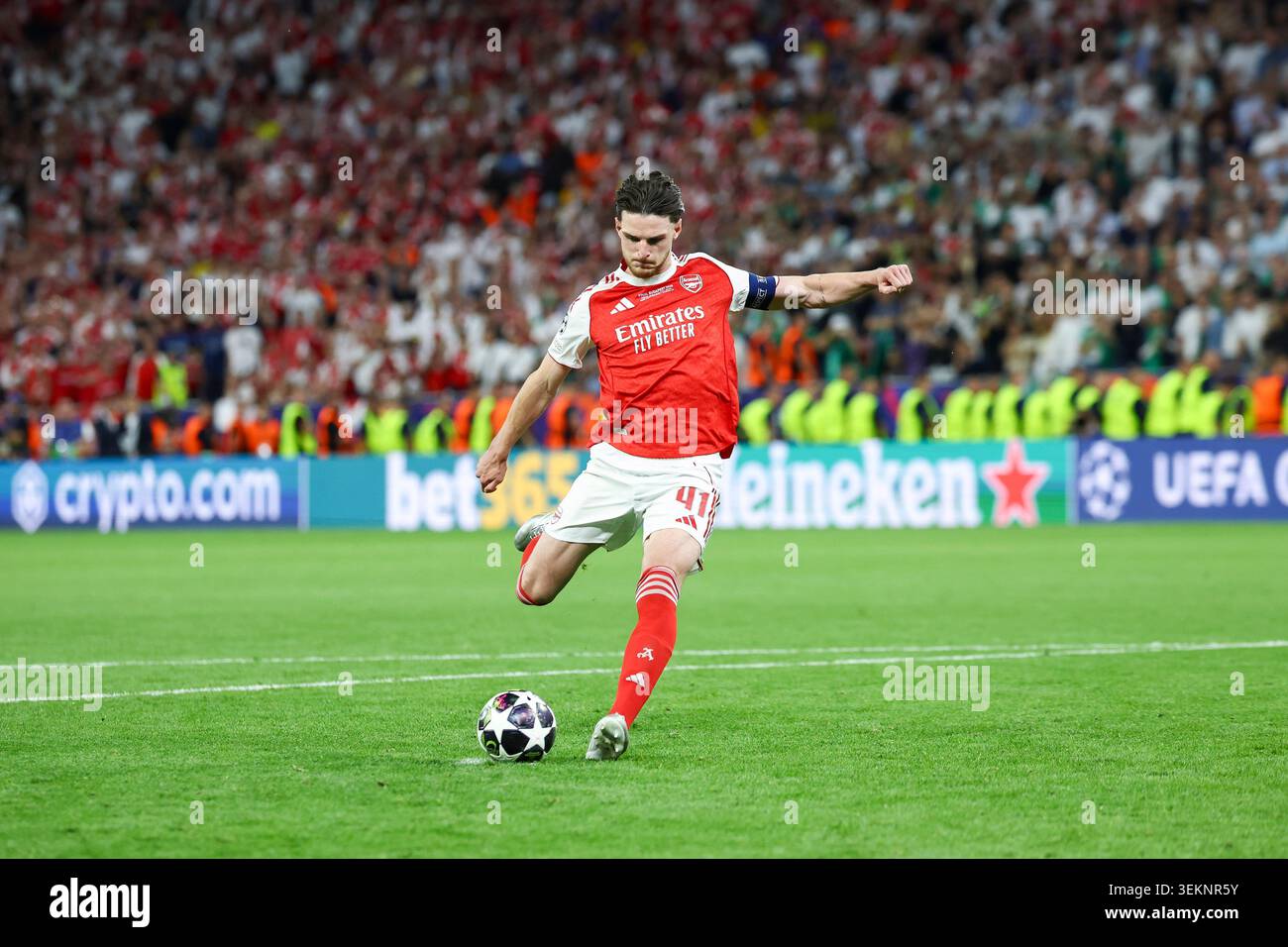 Declan Rice of Arsenal takes his penalty during the Paris Saint-Germain ...