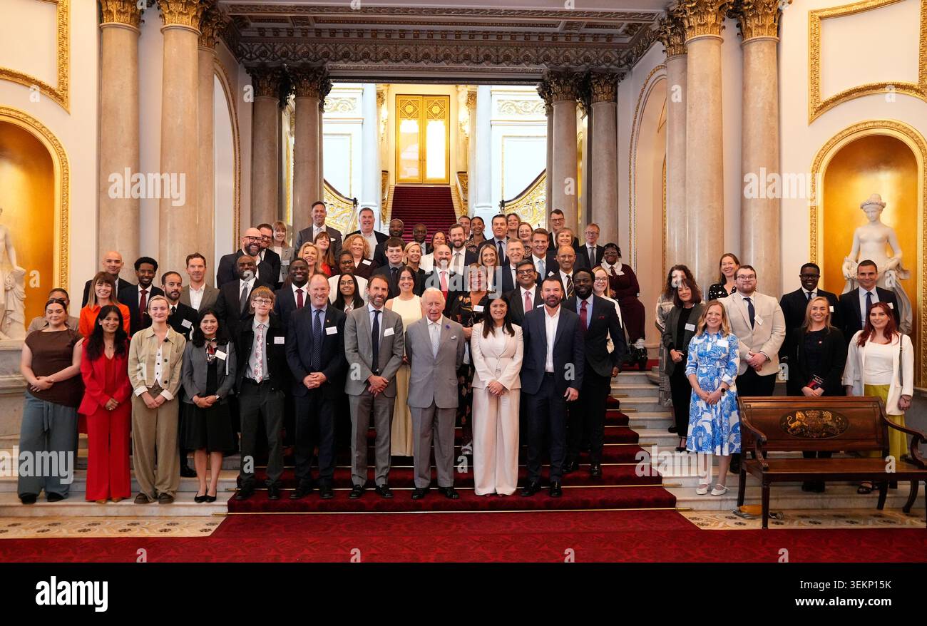 King Charles III poses alongside Sir Gareth Southgate and Culture ...