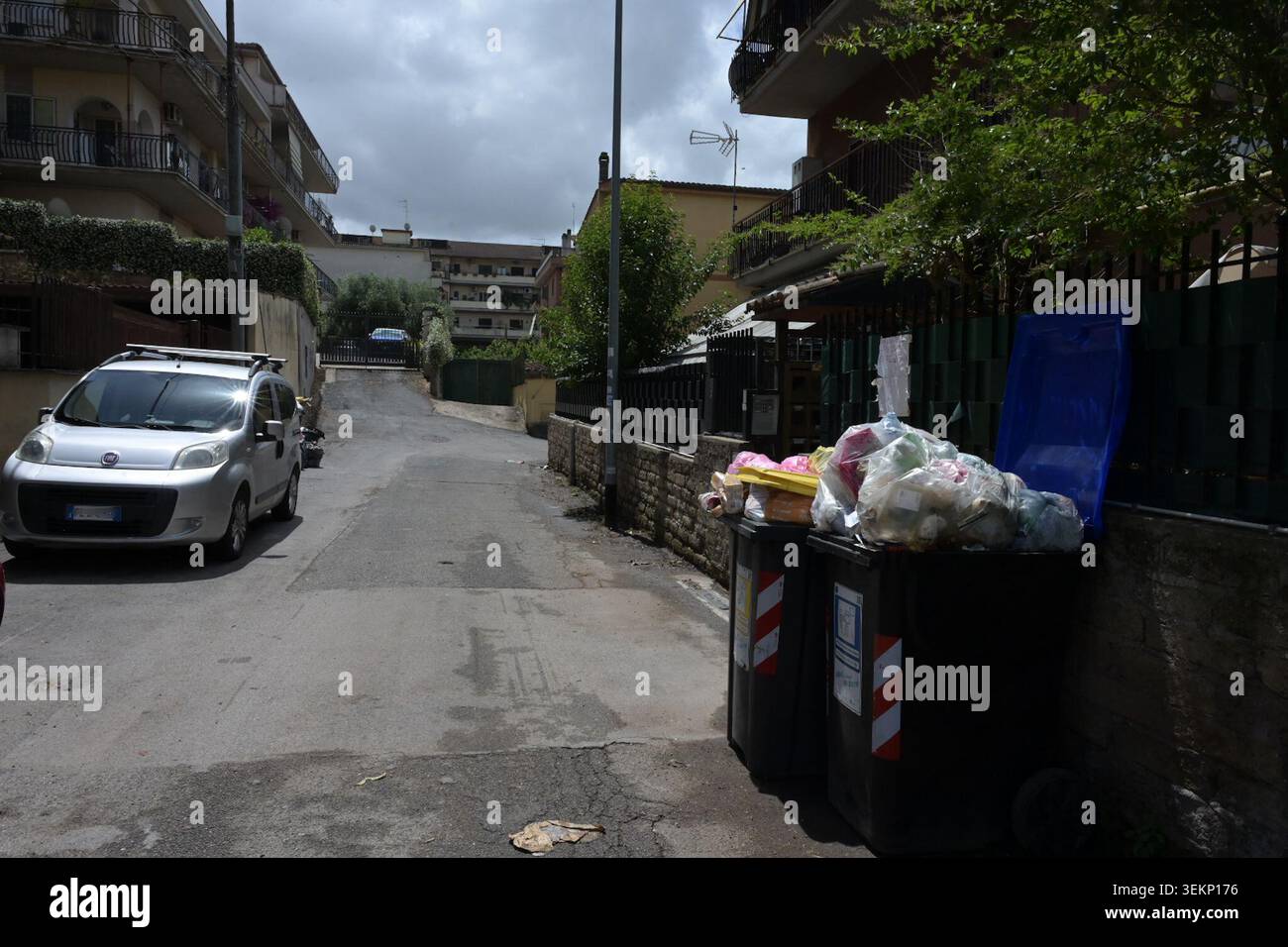 Accoltellamento nella notte in Via Villastellone. a Roma, Italia - 3 ...