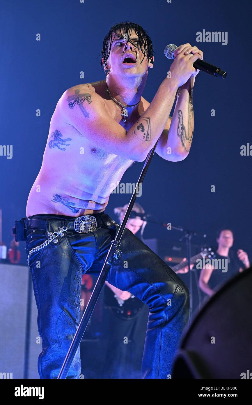 HOLLYWOOD FL - JUNE 02: Yungblud performs during The Idols World Tour ...