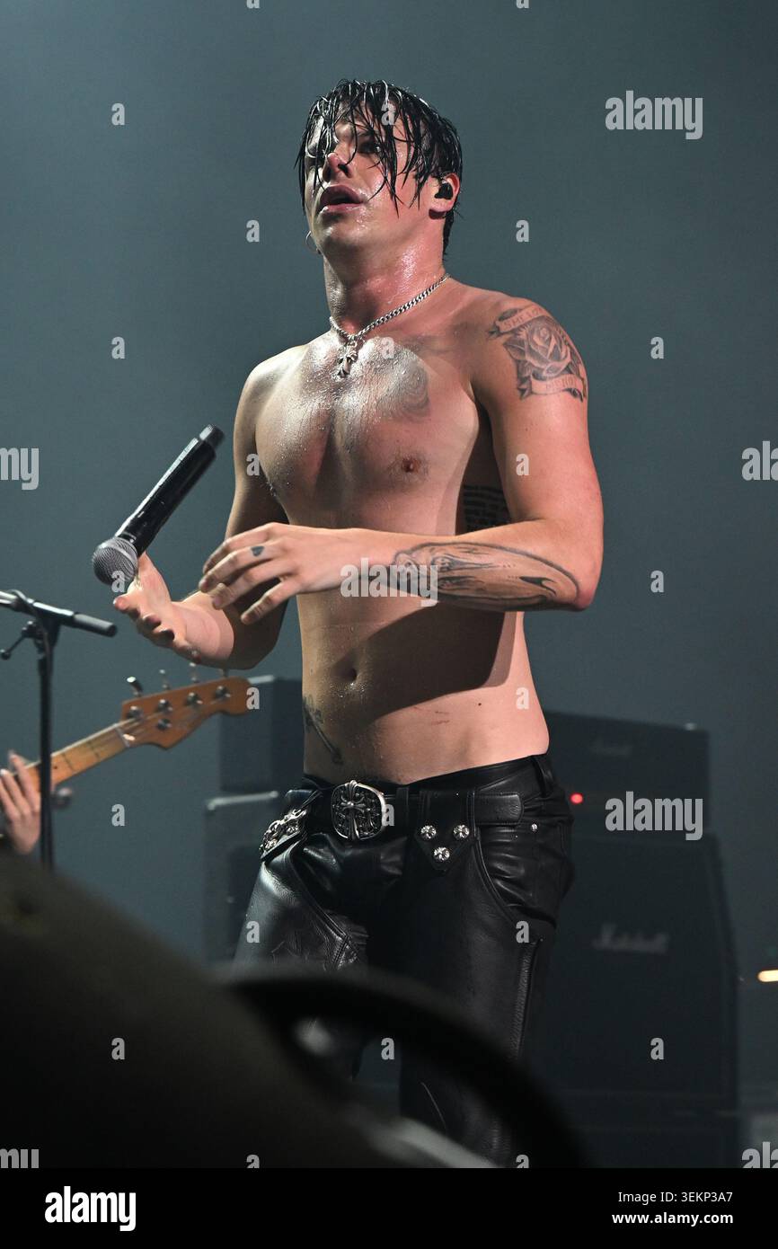 HOLLYWOOD FL - JUNE 02: Yungblud performs during The Idols World Tour ...