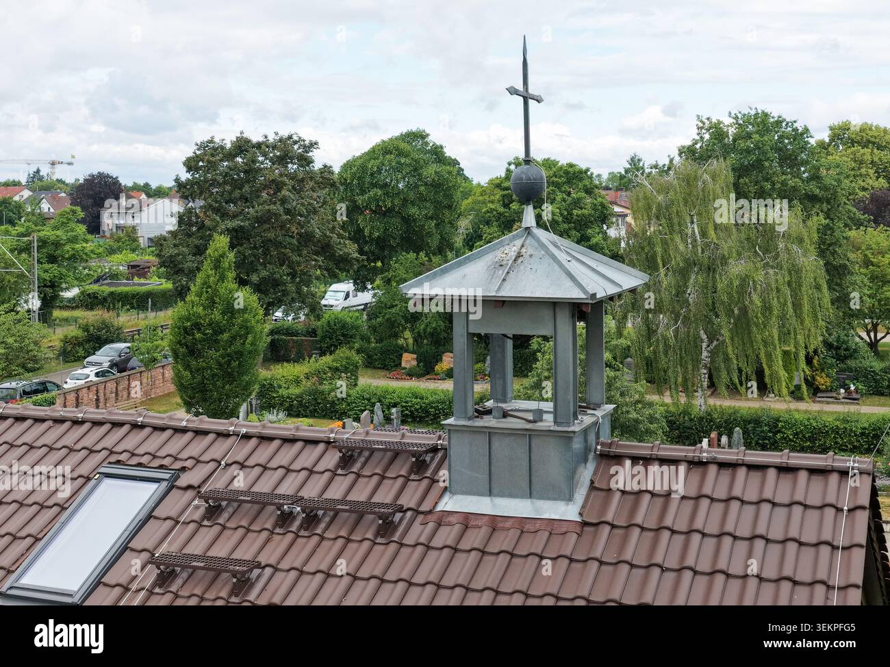 PRODUCTION - 03 June 2026, Baden-Württemberg, Edingen-Neckarhausen: The ...