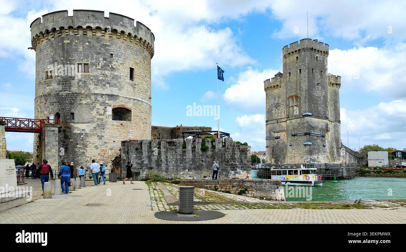 13.05.2026, La Rochelle - Frankreich. Alter Hafen mit Saint-Nicolas ...