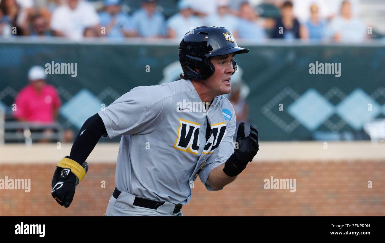 VCU's Nate Kirkpatrick (3) runs to first base during an NCAA baseball ...