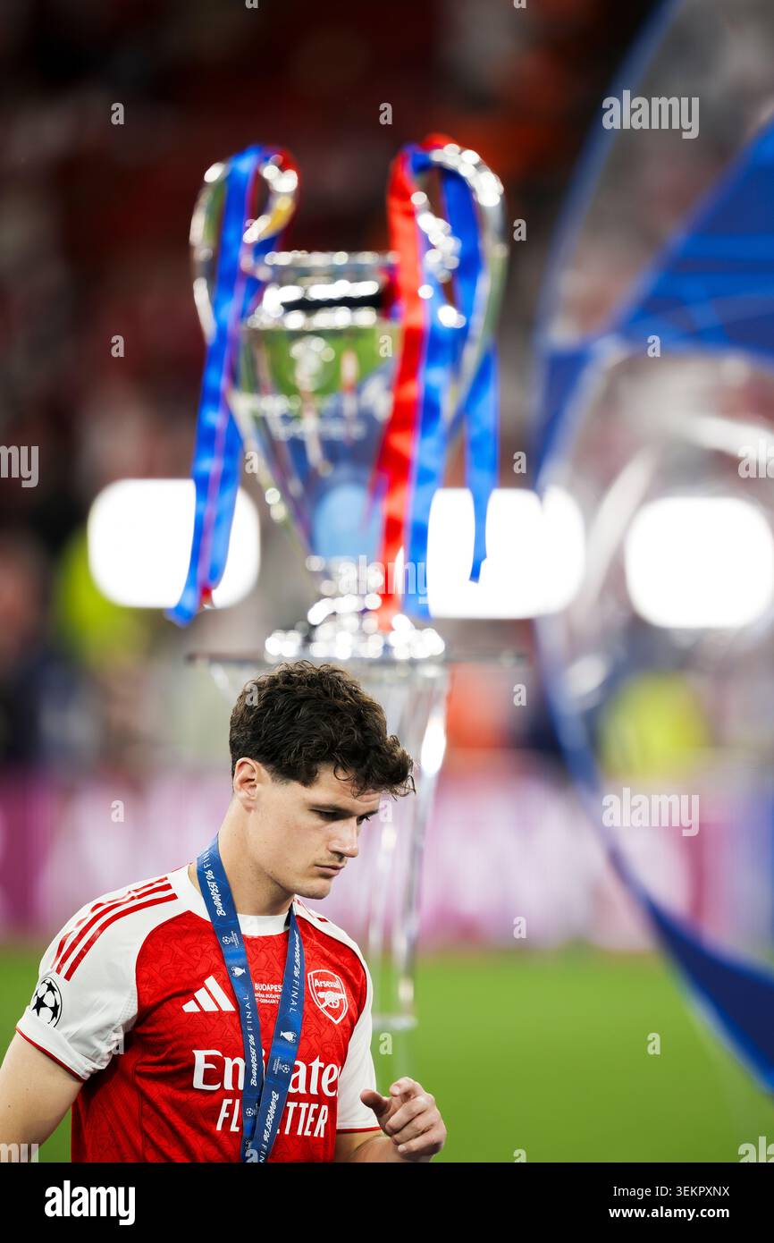 Christian Norgaard of Arsenal FC looks dejected as he walks past the ...