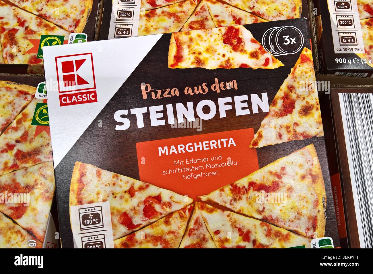Kaufland Classic, Steinofen Pizza Margherita aus der Tiefkühltruhe ...