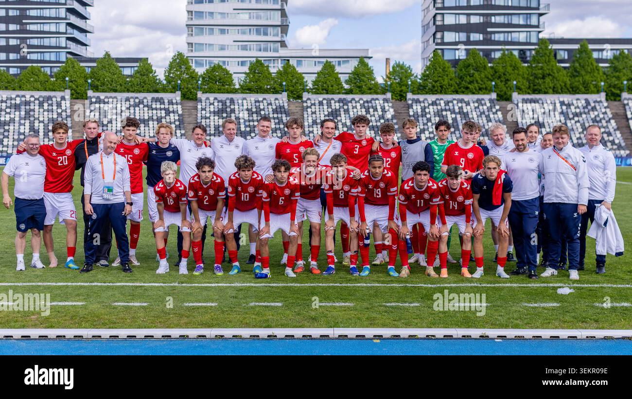 TALLIN, ESTONIA - JUNE 1: Denmark U17 national team (players and staff ...