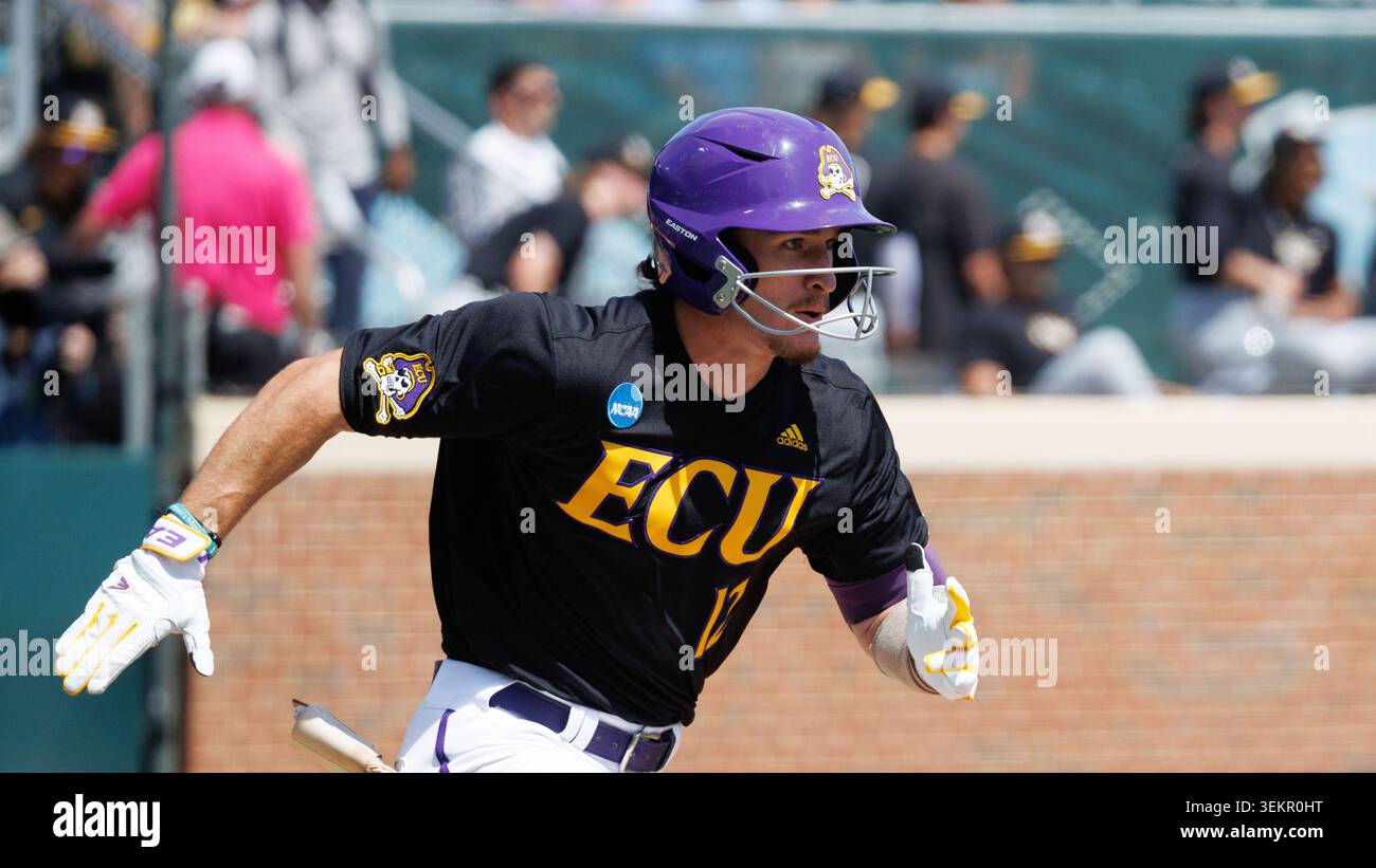 East Carolina's Grayden Lenahan (12) runs to first base during an NCAA ...