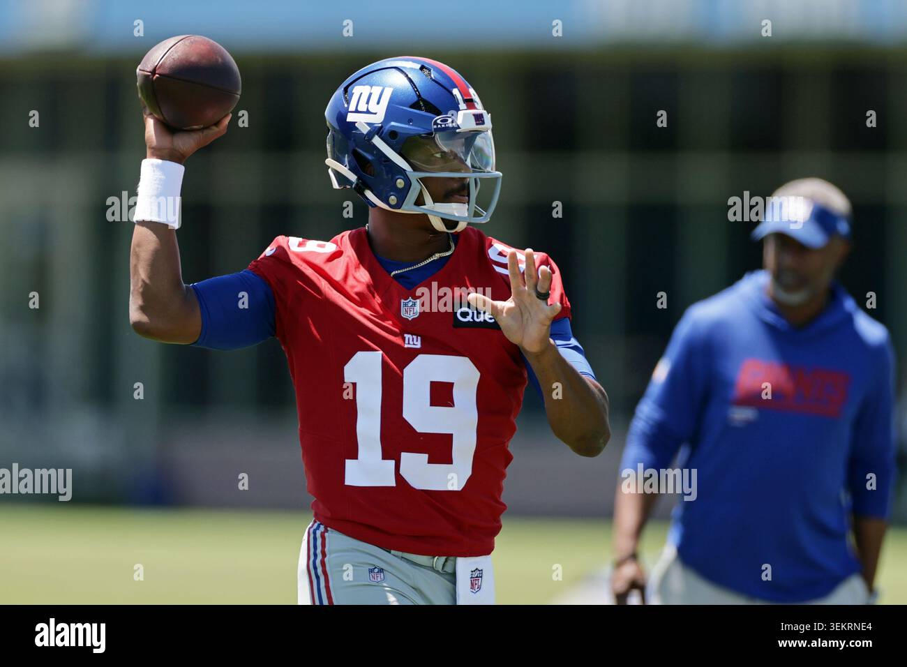 New York Giants quarterback Jameis Winston (19) throws during an NFL ...