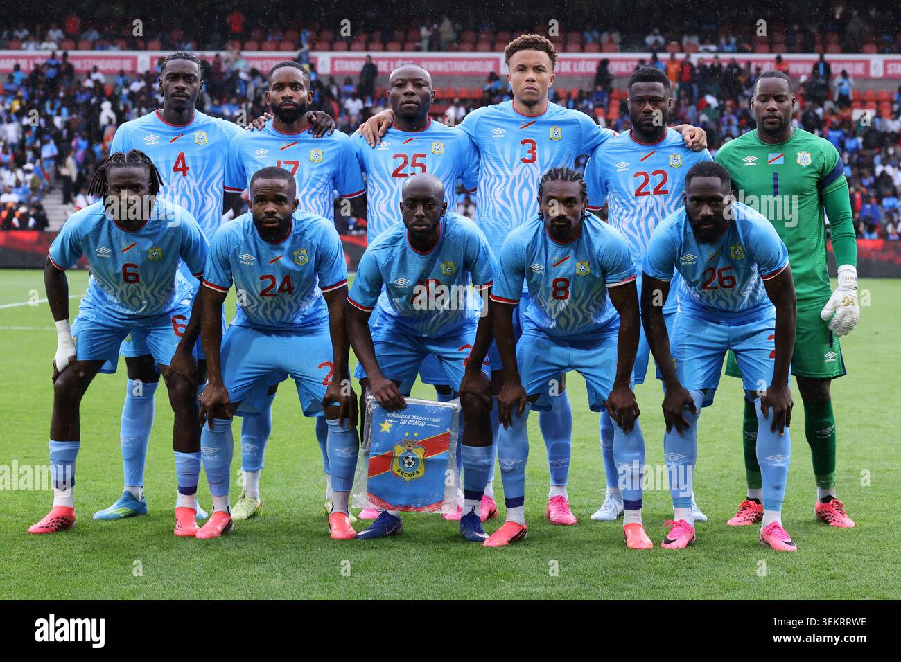 Players of Congo pose before the international friendly soccer match ...