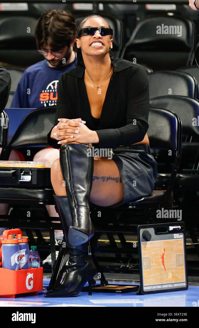 Ashlon Jackson #3 and the Connecticut Sun take on the Atlanta Dream at ...