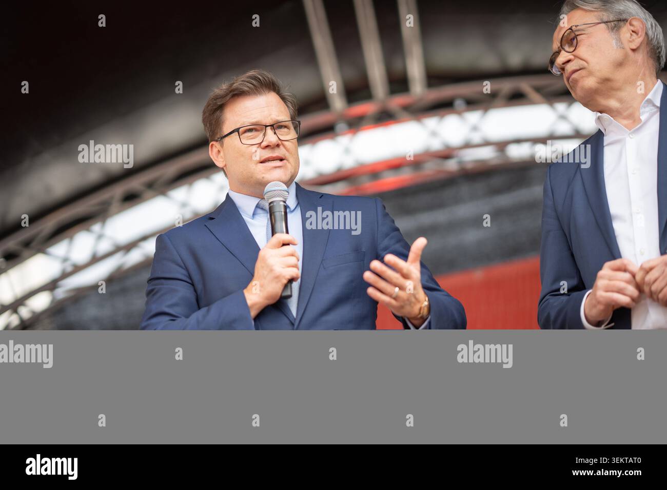 Carsten Schneider, Federal Minister for the Environment, with Georg ...