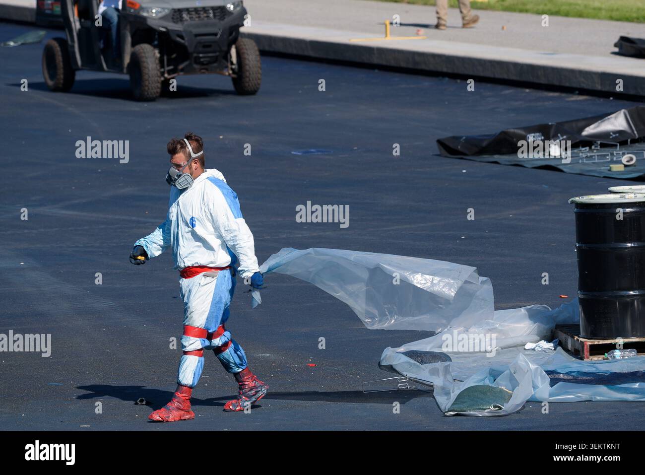 A painter prepares to work on the floor of the Lincoln Memorial ...