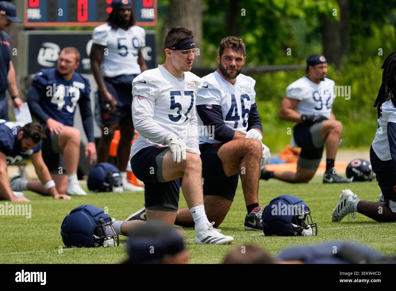 Chicago Bears players warm up during the NFL football team's practice ...