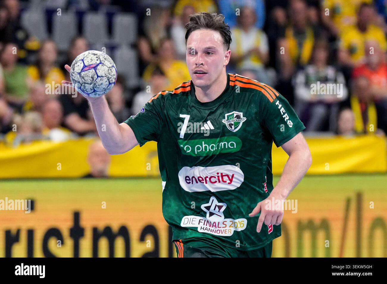 Leif Tissier (Die Recken, 7), am Ball, Einzelbild, Einzelfoto, Aktion ...
