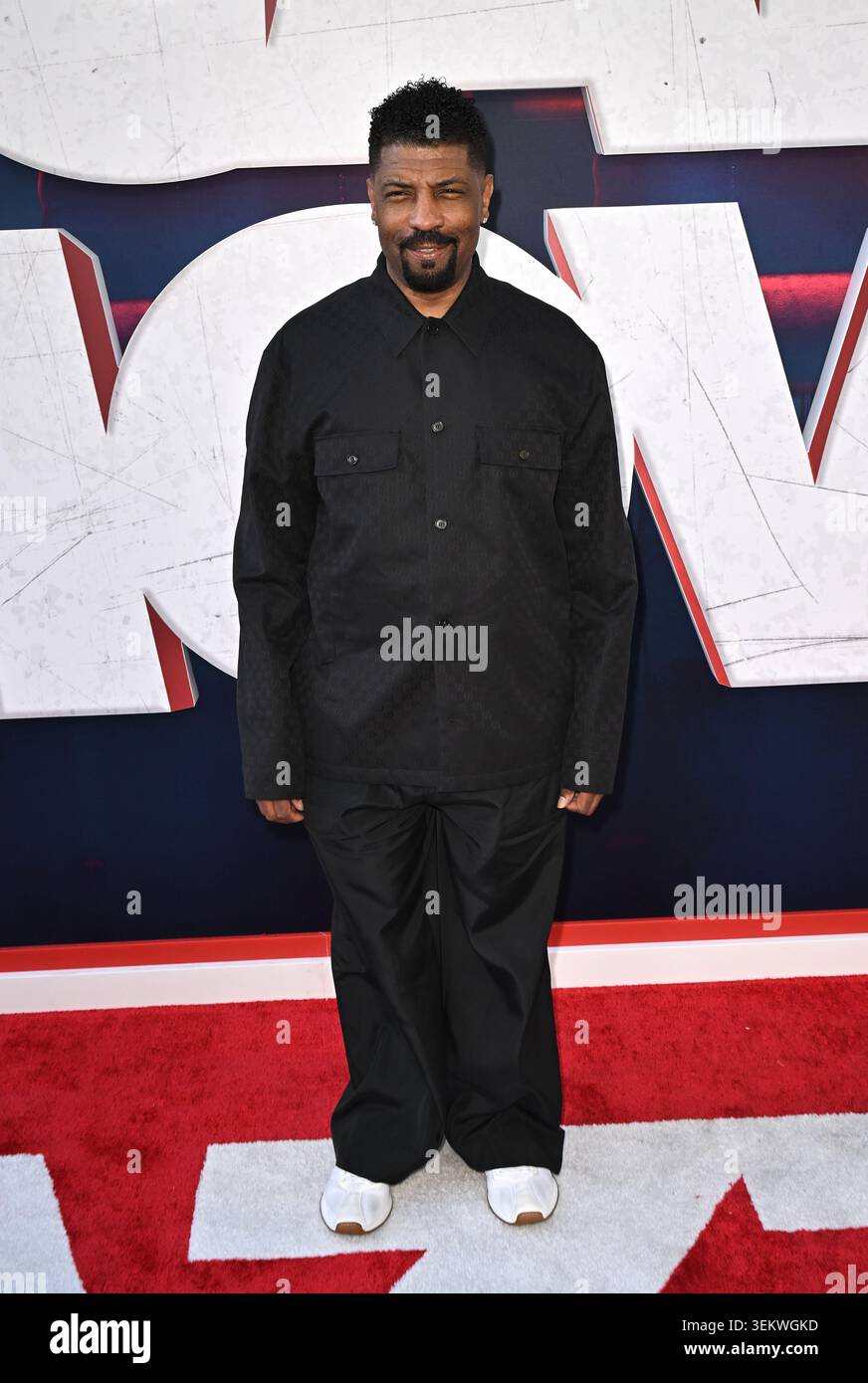Deon Cole arriving to Paramount Pictures “Scary Movie” world premiere ...