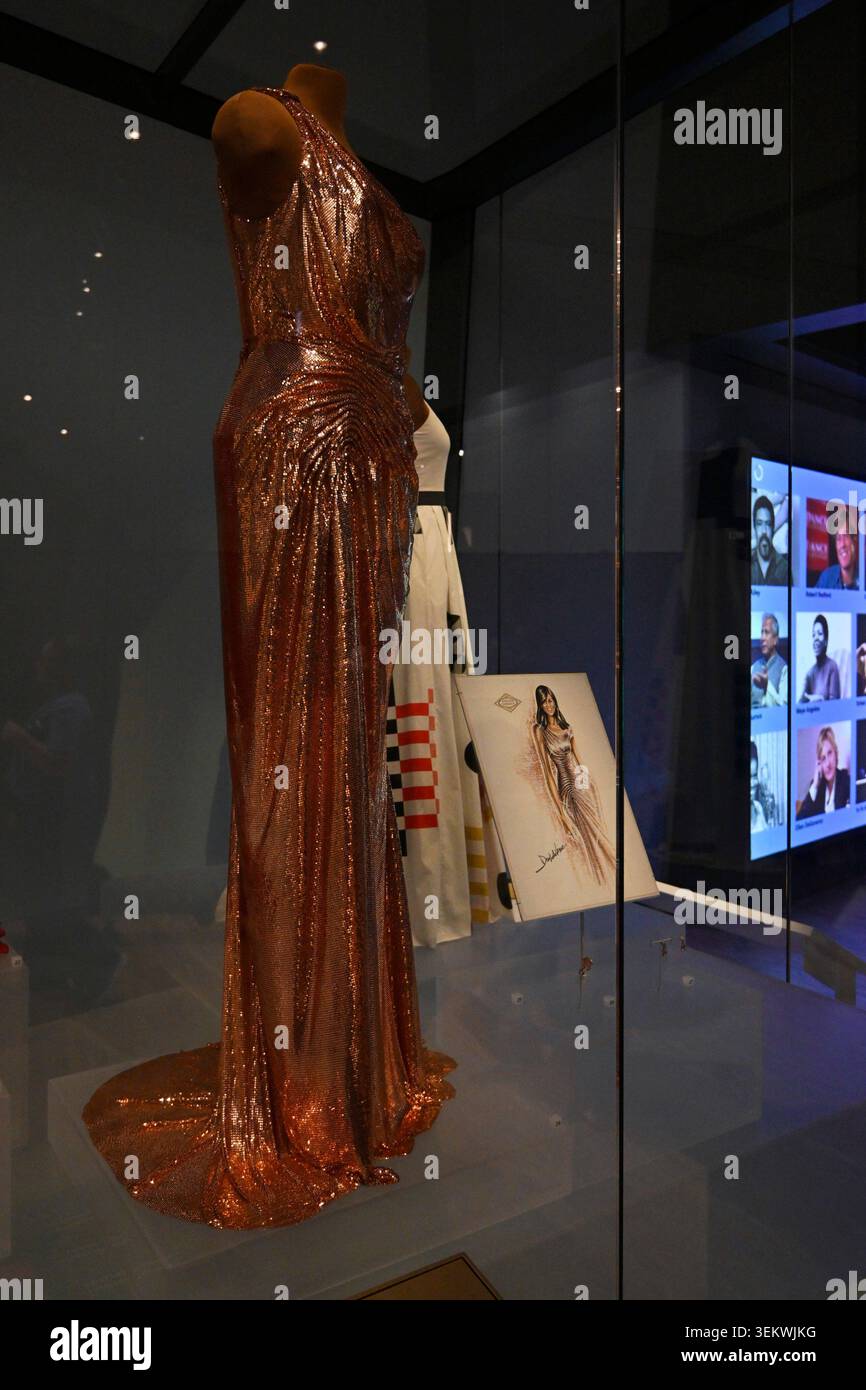 Former First Lady Michelle Obama's dresses on display at the Obama ...