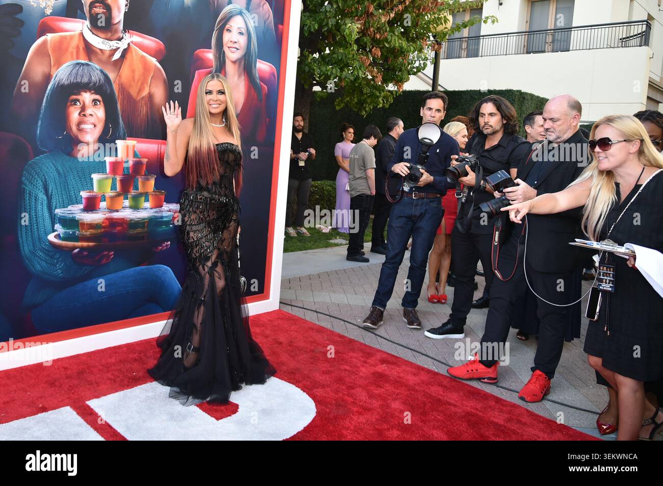 Carmen Electra arrives at the premiere of "Scary Movie" on Wednesday ...