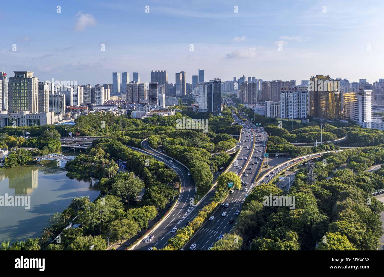 Aerial photos show Nanning's lush urban landscape with South Lake Park ...