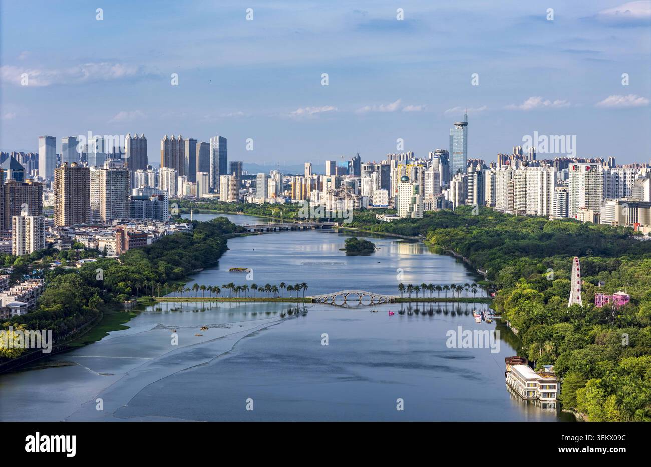 Aerial photos show Nanning's lush urban landscape with South Lake Park ...