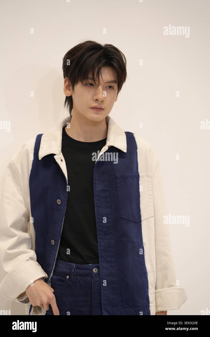 Chinese actors Zhai Xiaowen attend Loewe's 180th anniversary special ...