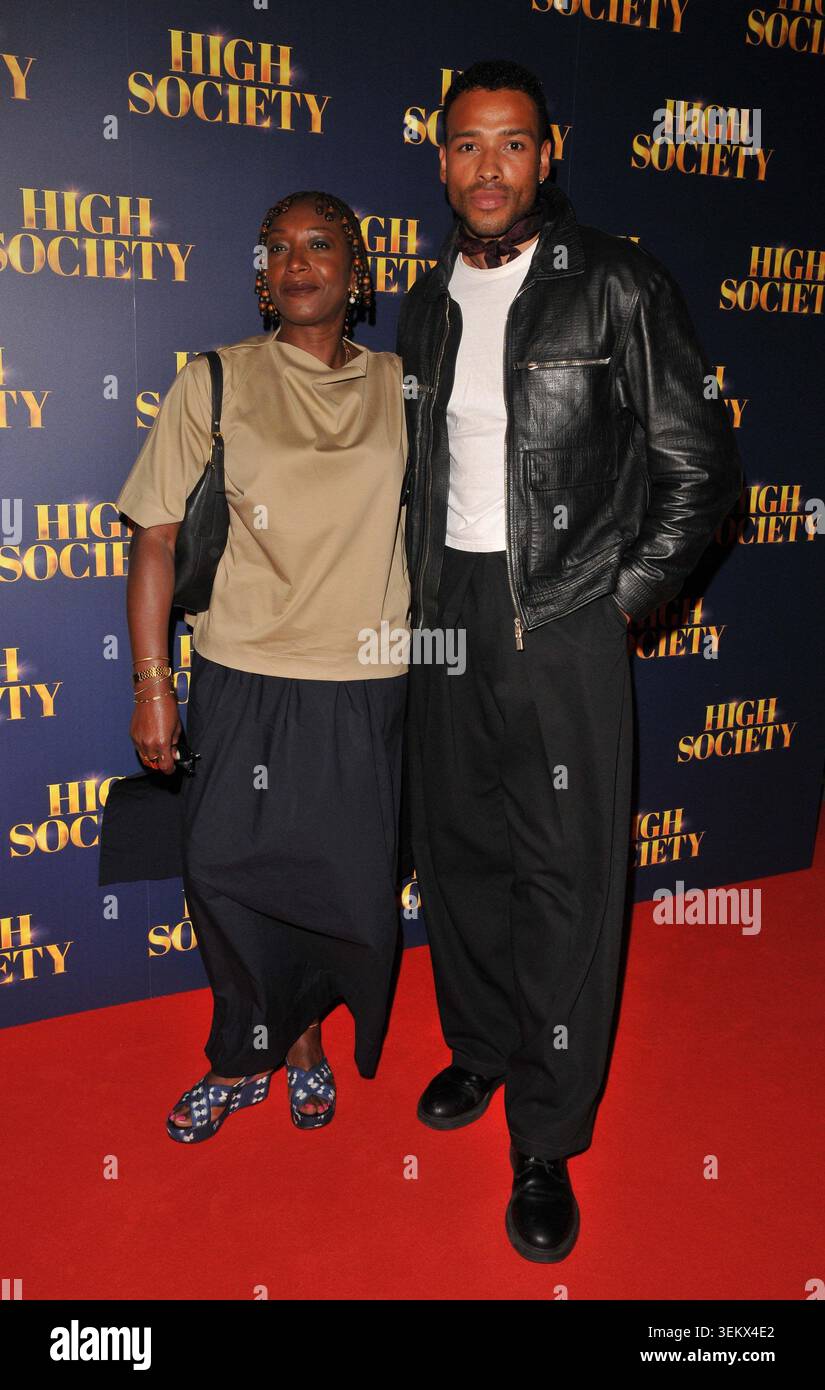 guest and Victor Hugo at the "High Society" musical press night ...