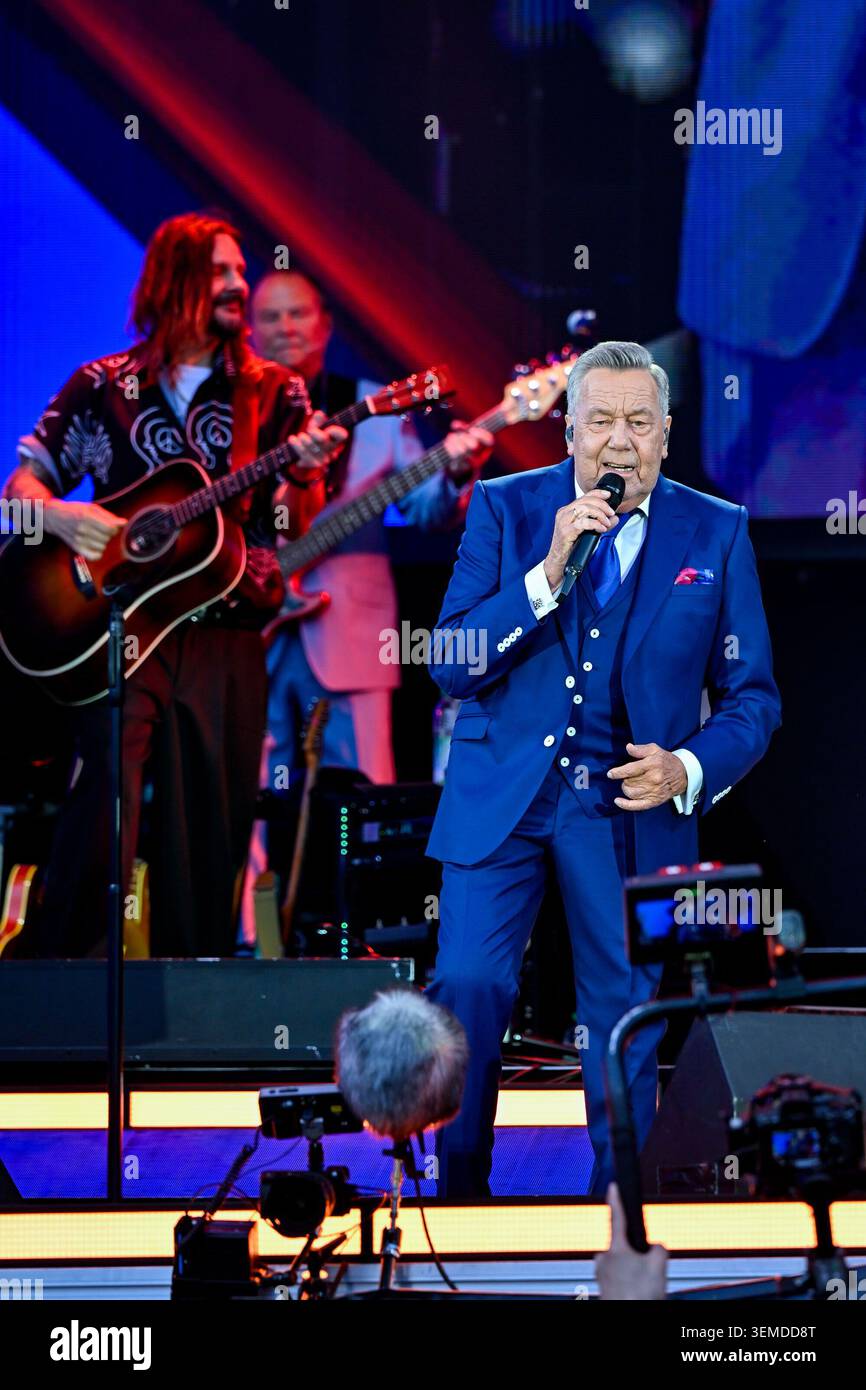Roland Kaiser singing, 06.06.2026, Oberschleißheim (Germany), Roland ...