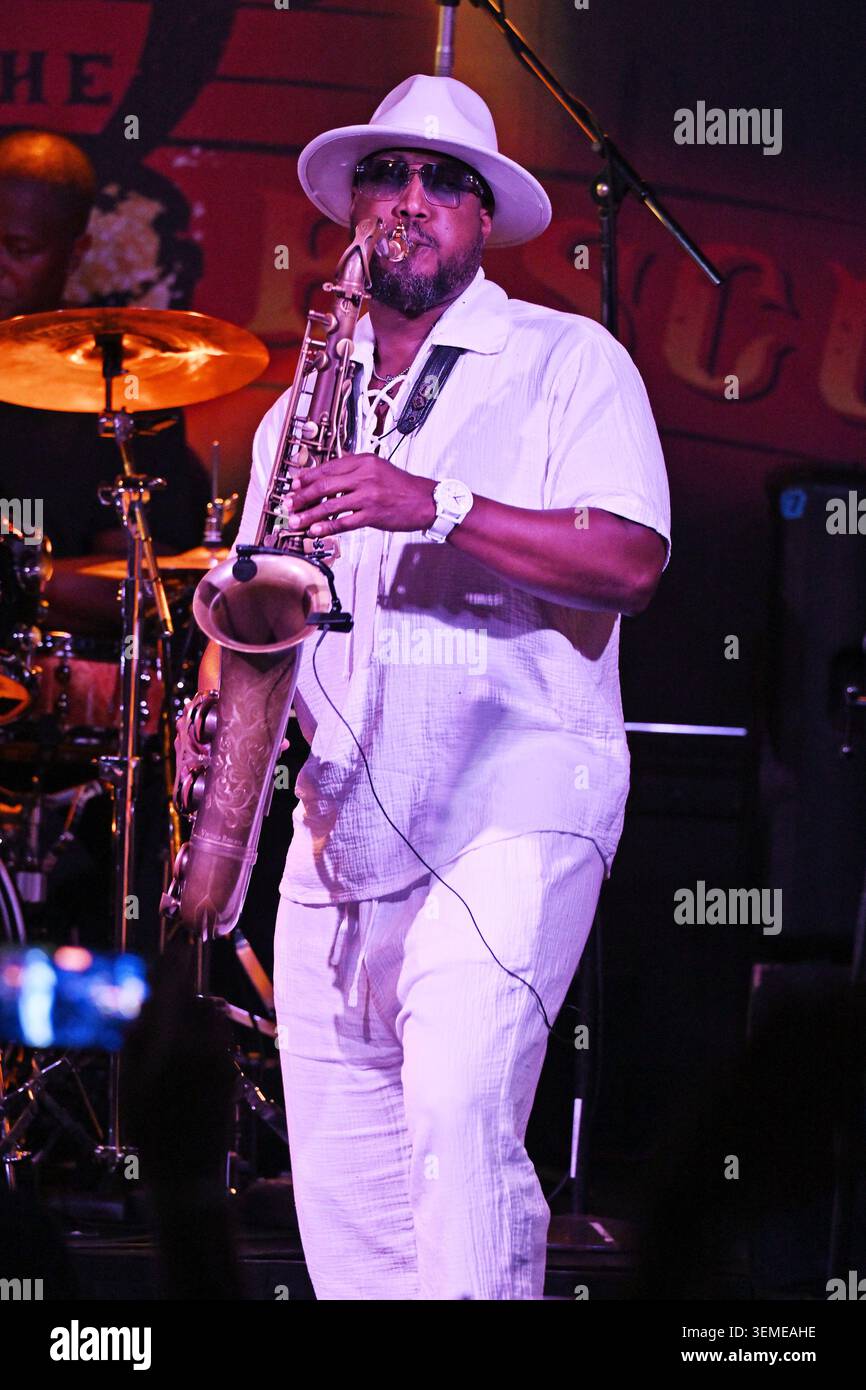BOCA RATON - JUNE 05: The Caribbean Connection perform at The Funky ...