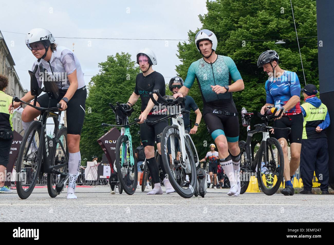 07 June 2026, Hamburg: Triathlon: Ironman. Participants in the Everyman ...