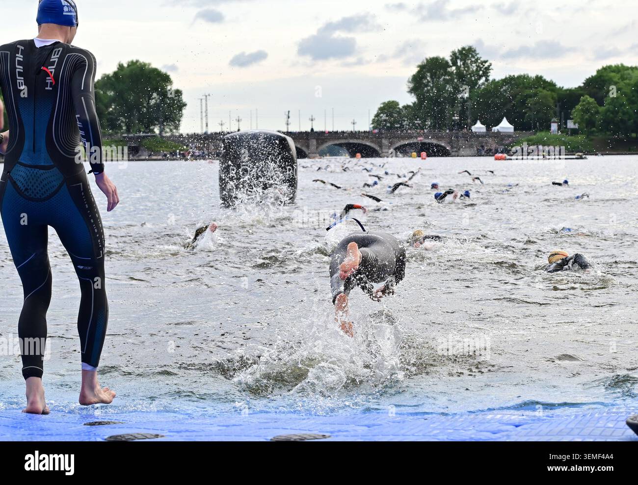 06/07/2026, GER; Ironman Hamburg, Men In the picture, the men at the ...
