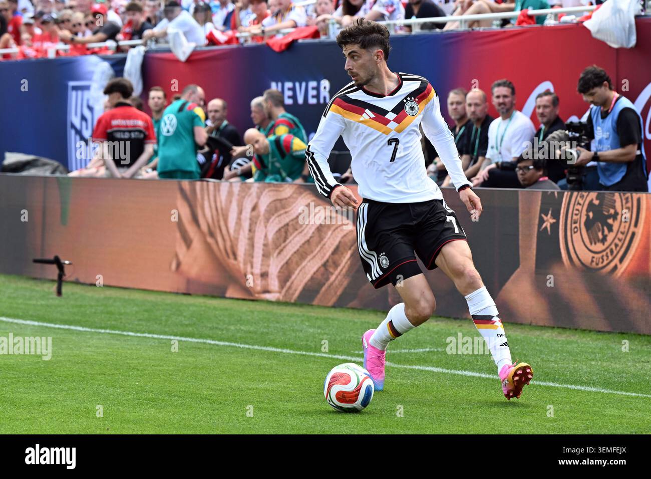 06 June 2026, USA, Chicago: Soccer: International match, USA - Germany ...