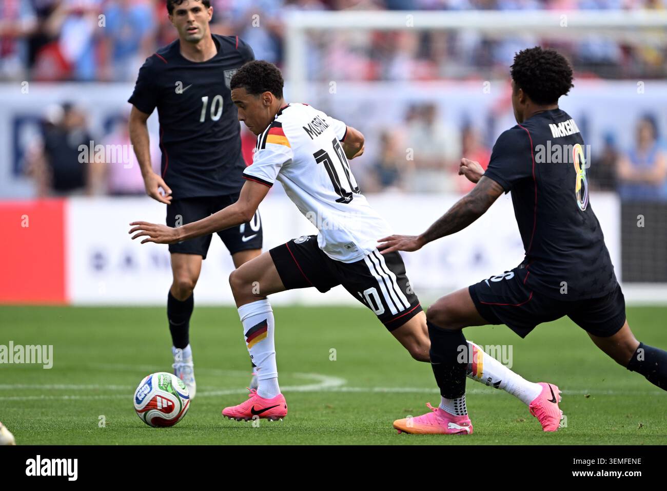06 June 2026, USA, Chicago: Soccer: International match, USA - Germany ...