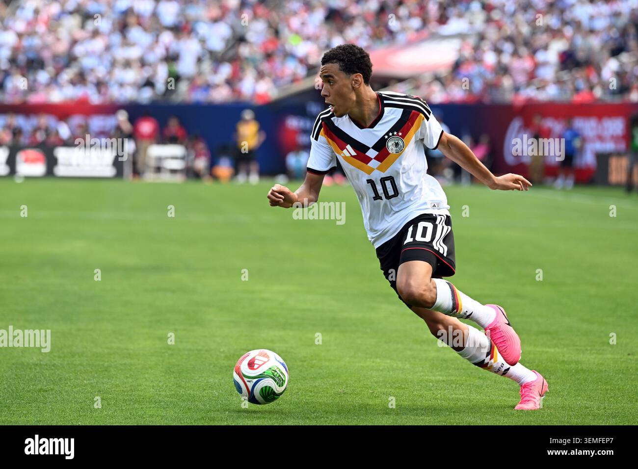 06 June 2026, USA, Chicago: Soccer: International match, USA - Germany ...