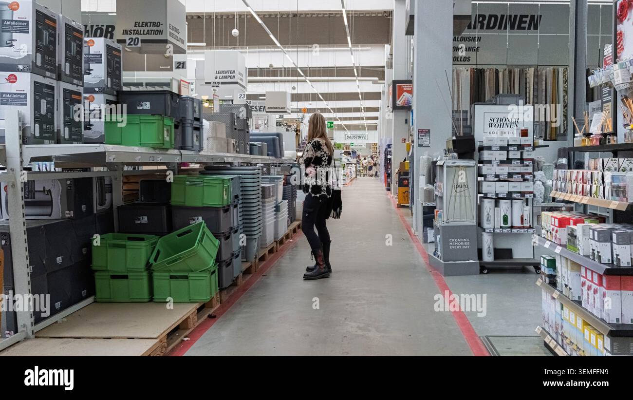 06 June 2026, Hamburg: A customer is standing in a DIY store. Photo ...