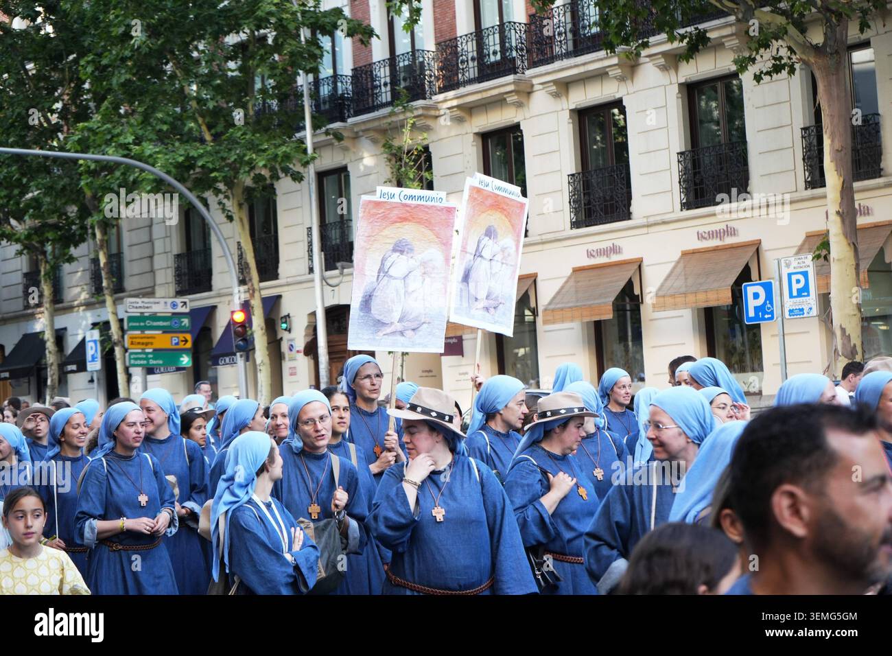 General atmosphere of the streets of central Madrid during the visit of ...