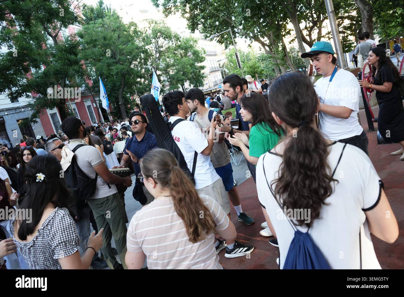General atmosphere of the streets of central Madrid during the visit of ...
