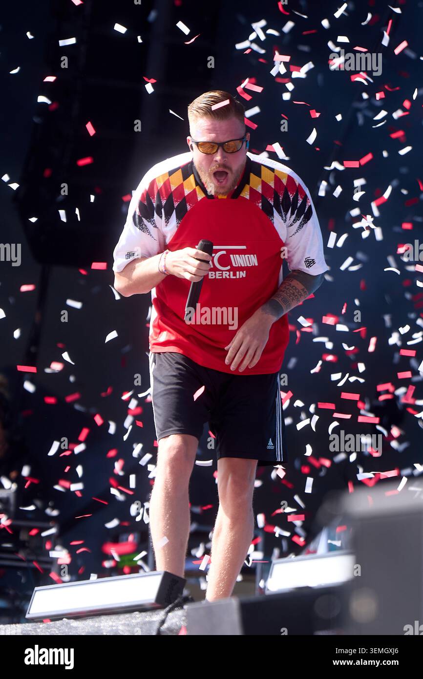 07 June 2026, Rhineland-Palatinate, Nürburg: Rapper Finch performs on ...