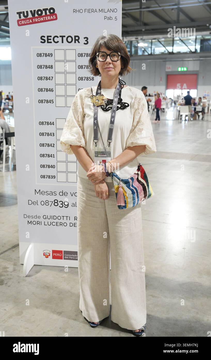IPA85445177 - Milan, , 07-06-2026 , Citizens of Peru at the voting for ...